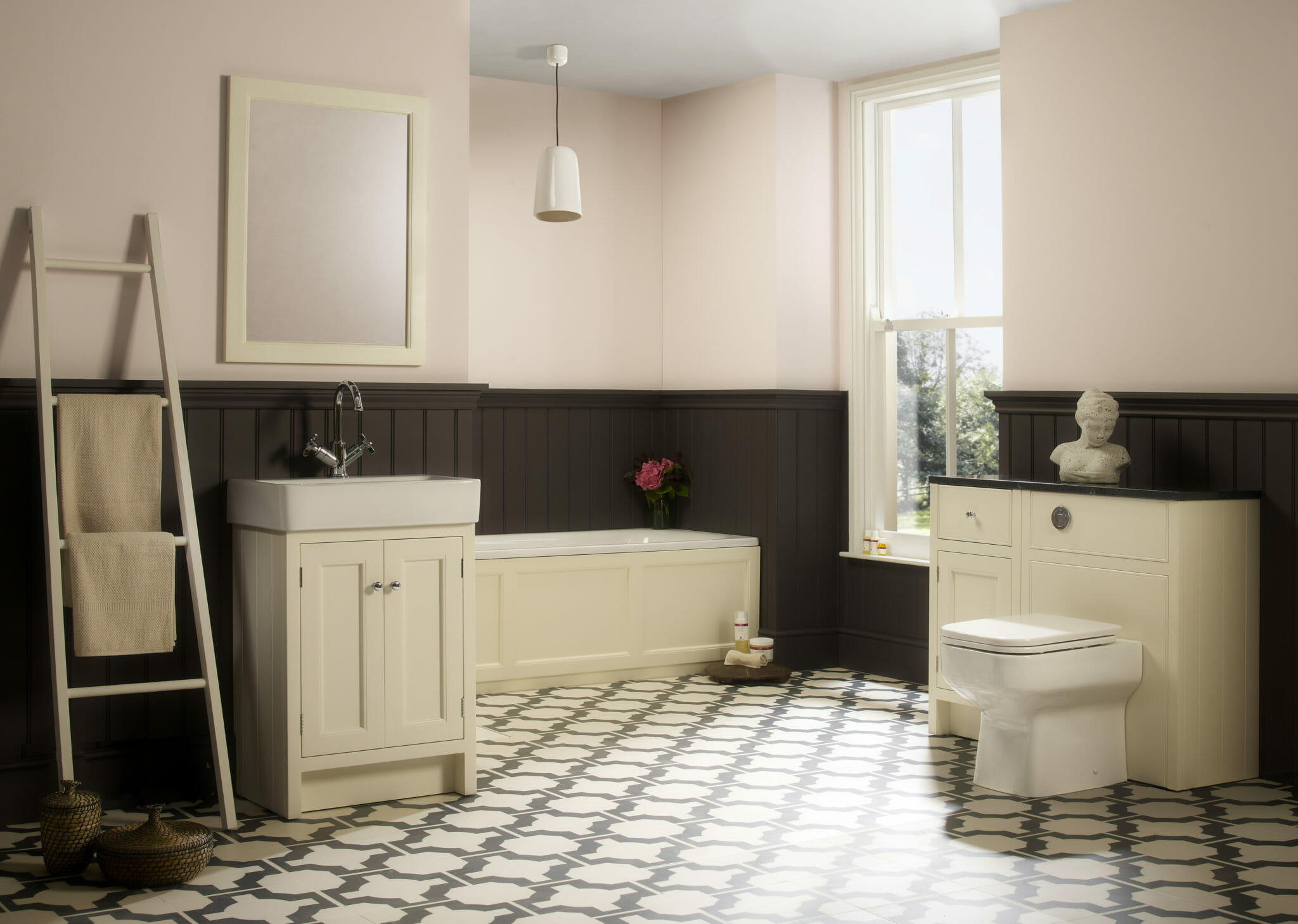 Traditional Bathroom Suites of High Quality from Luxury & Designer Brands