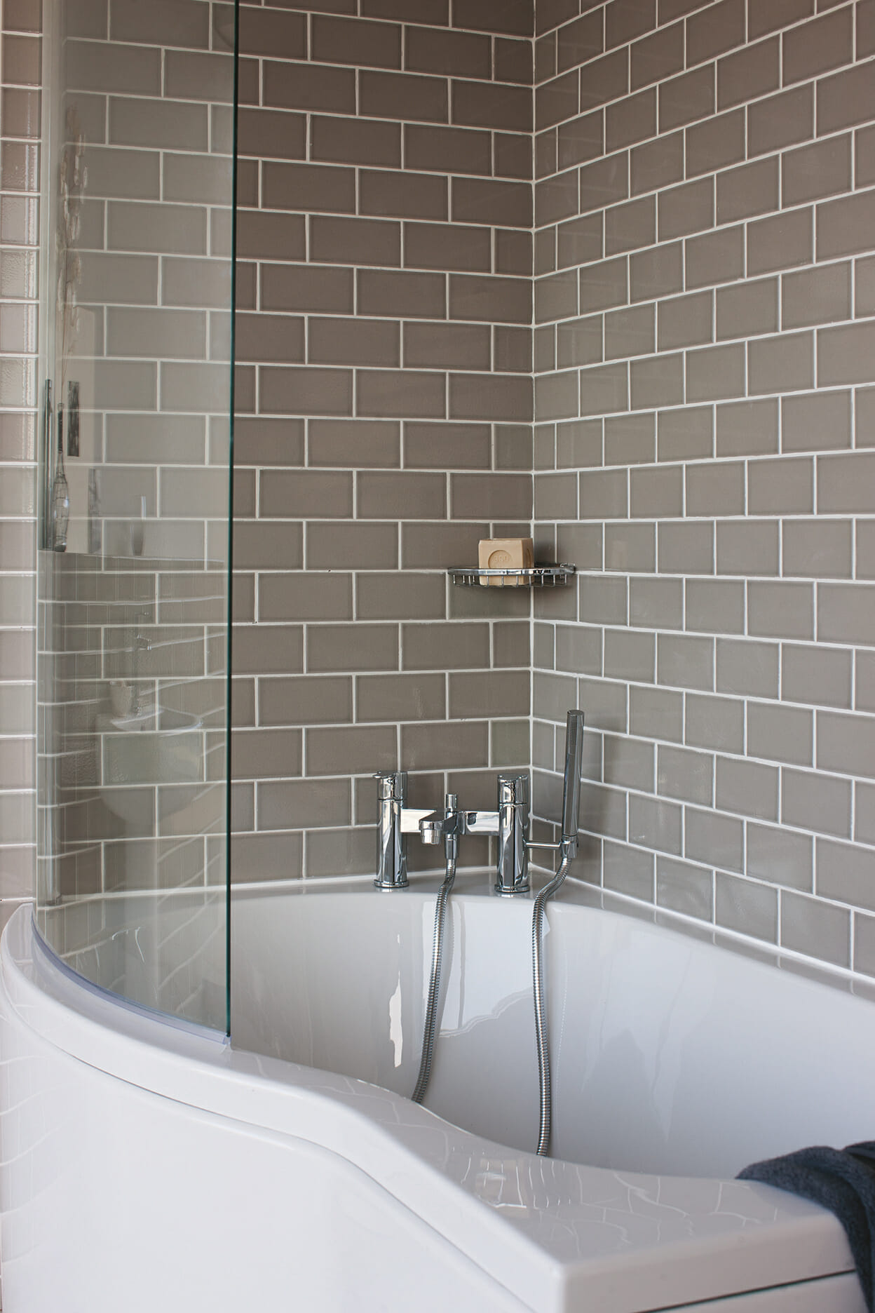 Shower Baths in Various Shapes, Szies and Designs